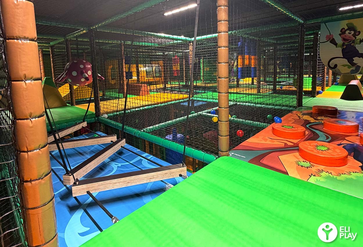Indoor playground Monkey Town in shopping mall | ELI Play